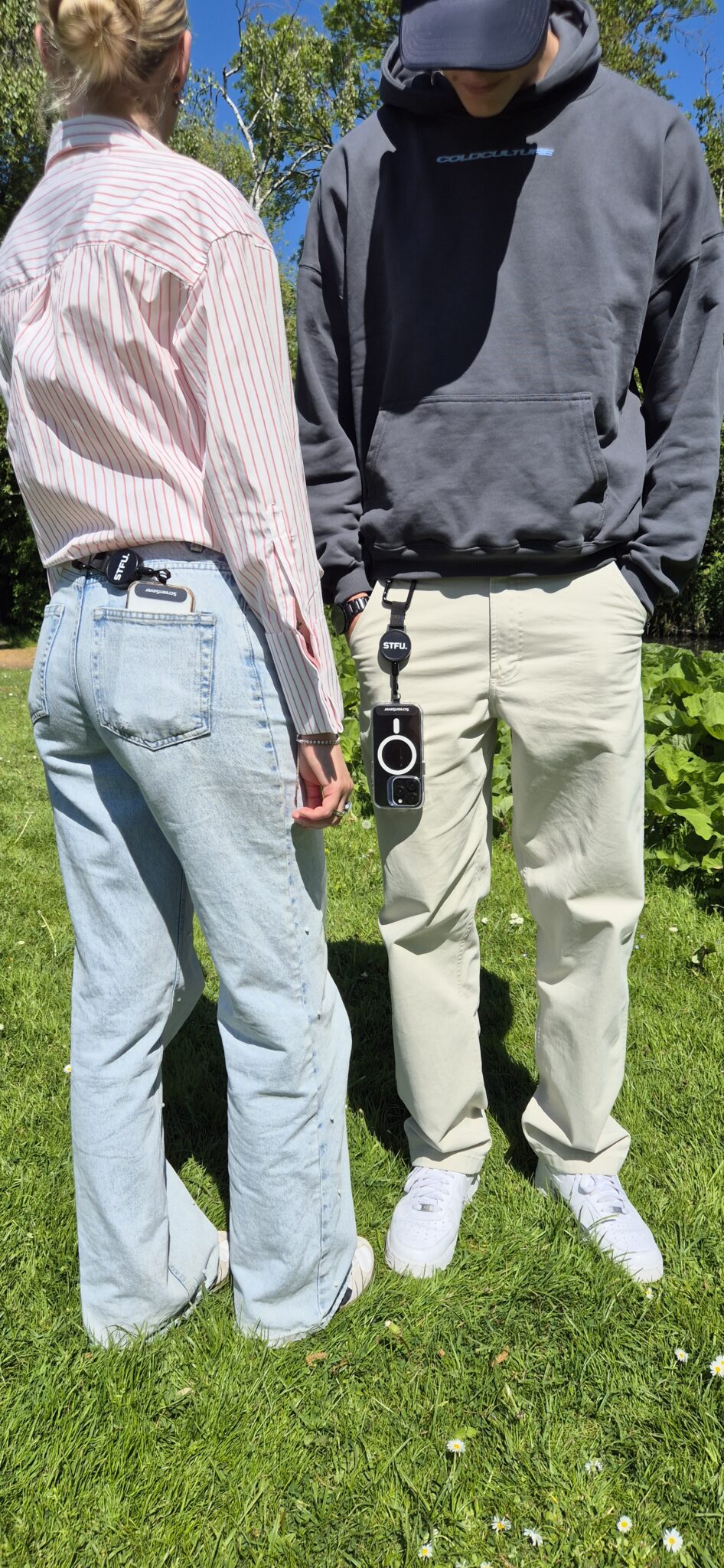 STFU ScreenSaver - Winter Sports Phone Fall Protection